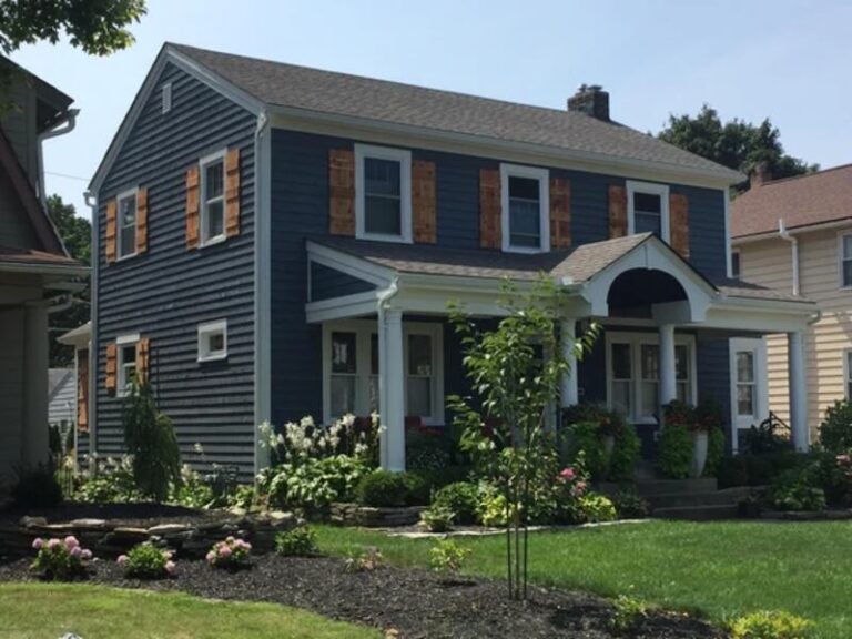 16 Dark Gray Homes with Warm Cedar Accent Ideas - Home Briefings