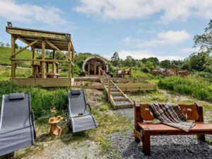 20 Real-life Existing Hobbit Houses That You Can Visit - Home Briefings
