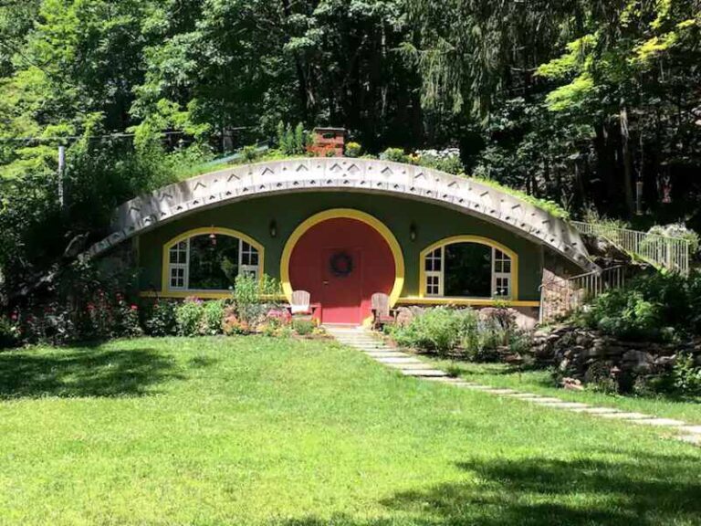 20 Real-life Existing Hobbit Houses That You Can Visit - Home Briefings