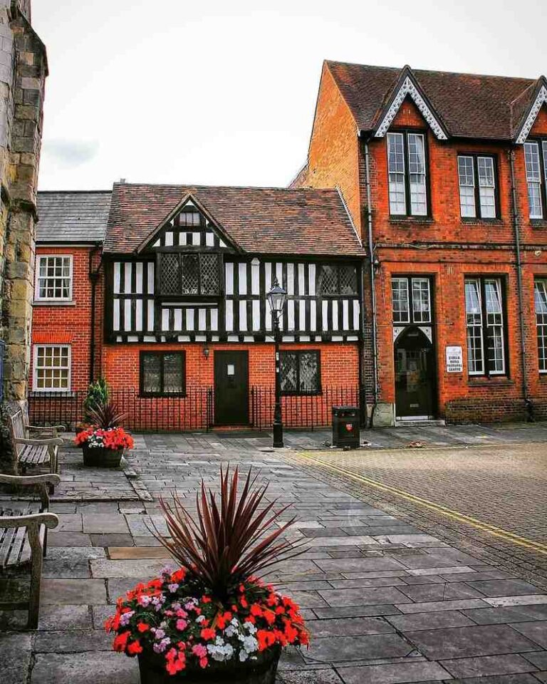 How Tall is the Average House UK? UK Houses Height Guide - Home Briefings