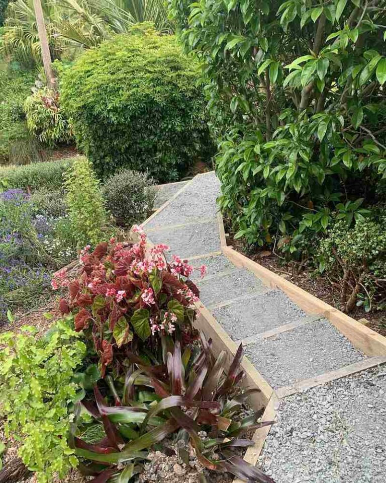 15 Stunning Front Entry Walkway Ideas for Welcoming Home - Home Briefings