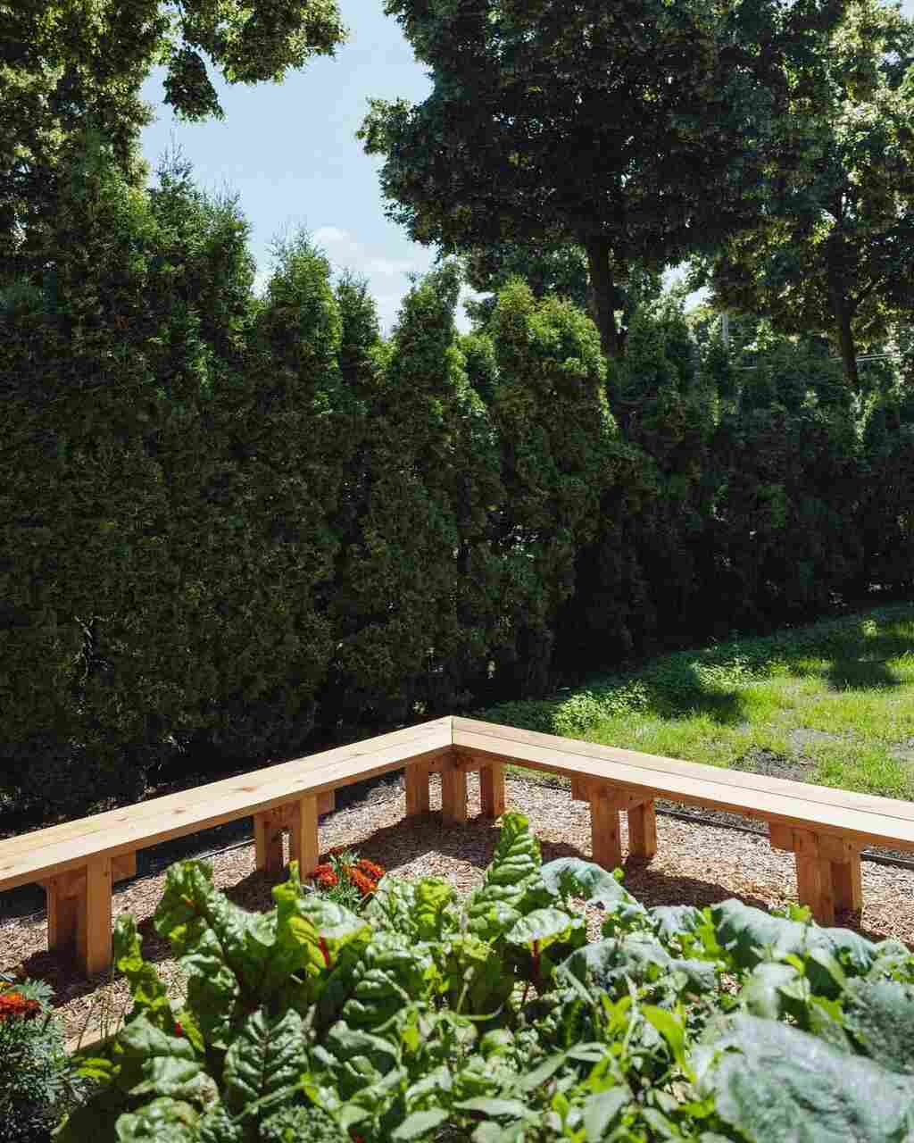 L-Shaped Backyard Design Ideas for a Functional and Stylish Outdoor ...