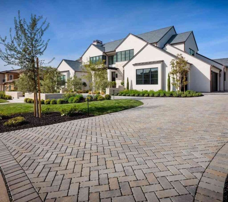 20 Stunning Half Circle Driveway Ideas for Small Yards - Home Briefings