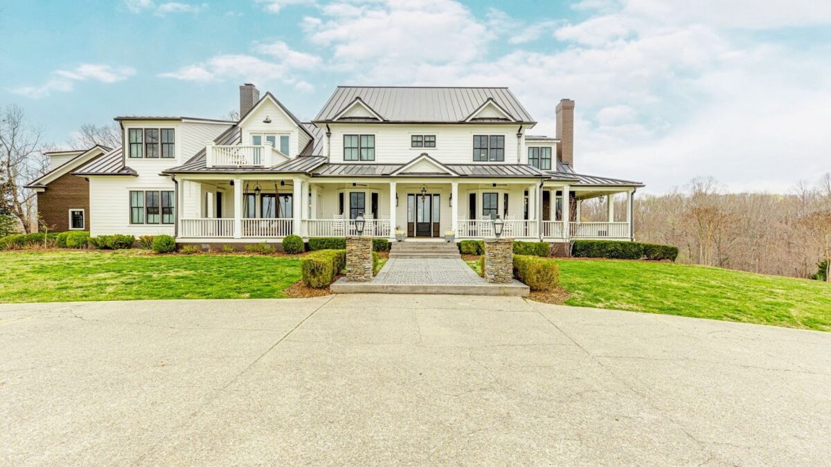 Where Does Luke Combs Live? Inside His Humble Family Home - Home Briefings