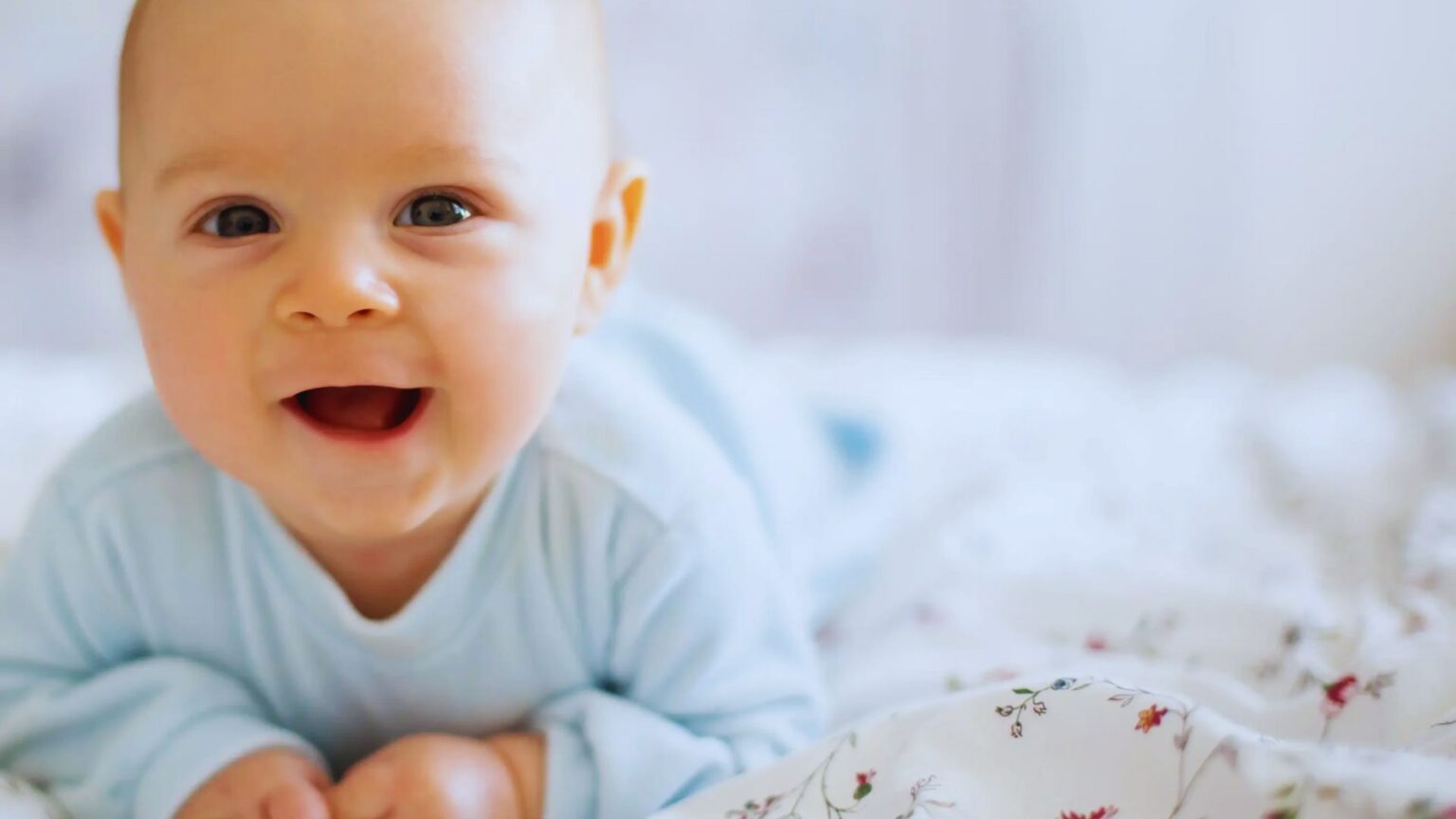 211+ Girl Names Meaning Light for Your Baby Girl - Home Briefings